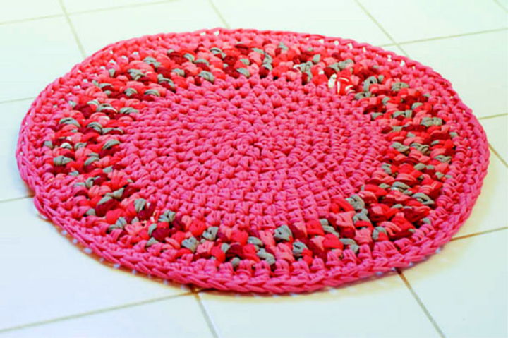 15 Free Crochet Round Rug Patterns | Crochet Circle Rug Pattern