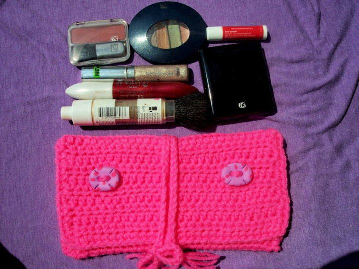 15 Free Crochet Makeup Bag Patterns - Crochet Me